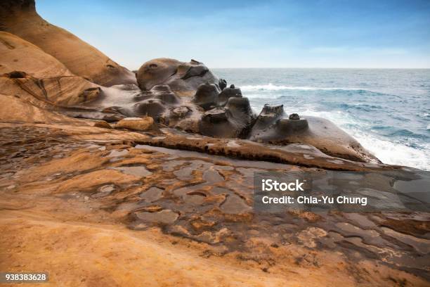 Yehliu 지질에서 바다 해안 0명에 대한 스톡 사진 및 기타 이미지 0명 대만 바다 Istock