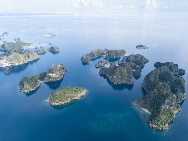 Free picture: A floating rock islands above and below the water