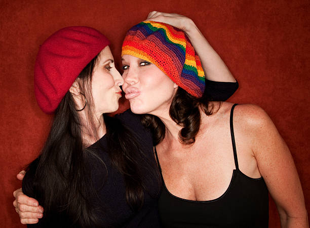 380 Mature Lesbian Kiss Fotografías De Stock Fotos E Imágenes Libres