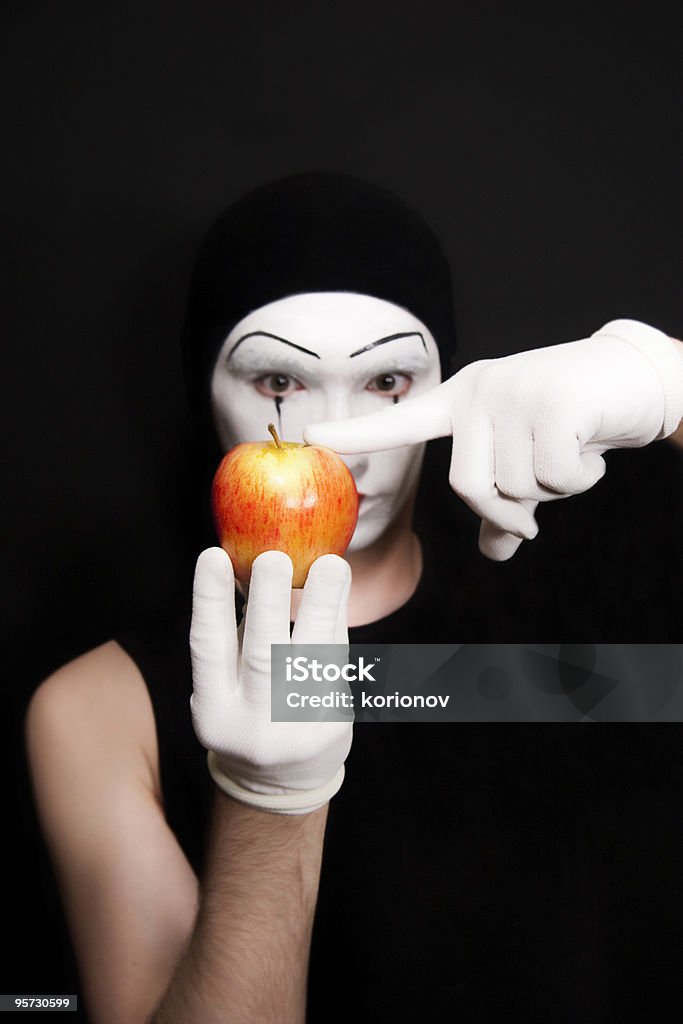 Mime 적색 사과나무 흰색 장갑을 Theatrical Performance에 대한 스톡 사진 및 기타 이미지