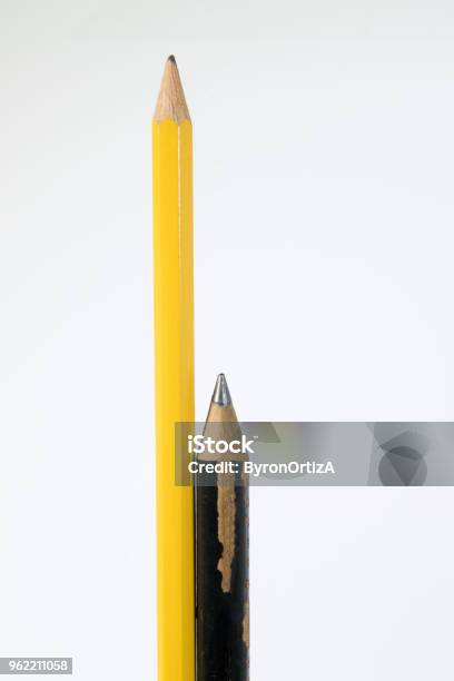 Pensil Tajam Besar Dan Pendek Hitam Dan Kuning Di Guatemala Foto Stok