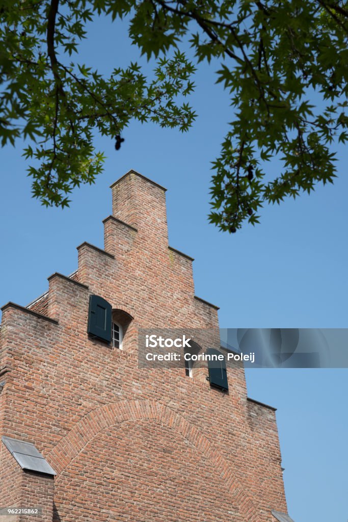 Edificio Histórico Con Hastial Escalonado Utrecht Países Bajos Foto de ... Edificio Histórico Con Hastial Escalonado Utrecht Países Bajos Foto de ...