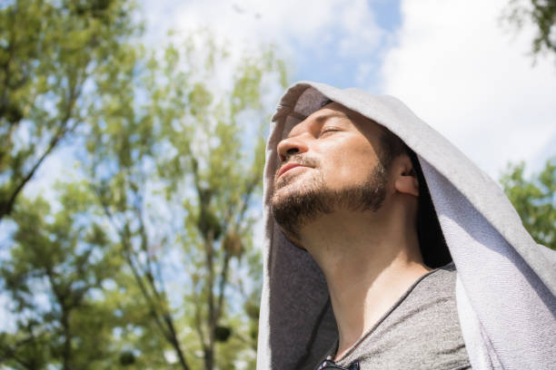 Aguantar La Respiracion - Banco de fotos e imágenes de stock - iStock Aguantar La Respiracion - Banco de fotos e imágenes de stock - iStock