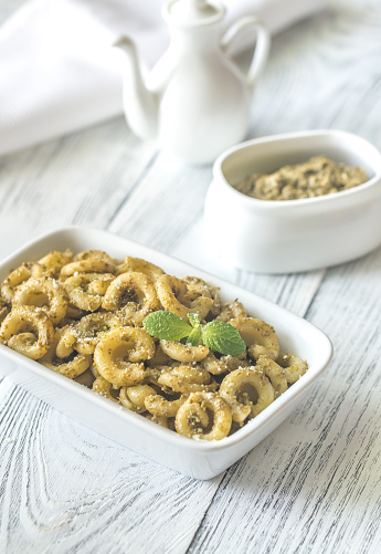 Pesto 소스와 함께 파스타 그릇 0명에 대한 스톡 사진 및 기타 이미지 0명 건강한 식생활 견과 Istock