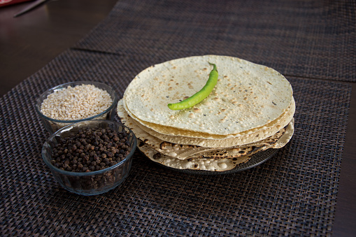 Papad 전통 음식 구자라트 인도 파파덤에 대한 스톡 사진 및 기타 이미지 파파덤 튀기기 0명 Istock
