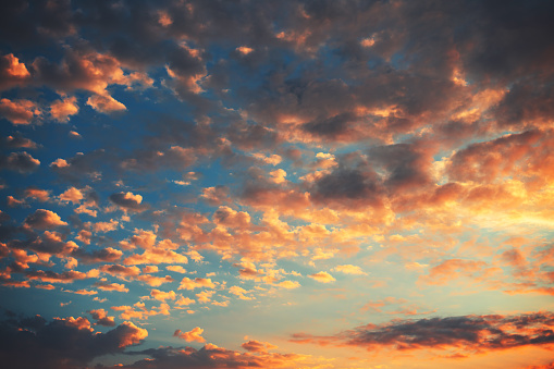 Cloudscape와 극적인 오렌지 하늘 일몰 촬영 0명에 대한 스톡 사진 및 기타 이미지 0명 계절 구름 Istock