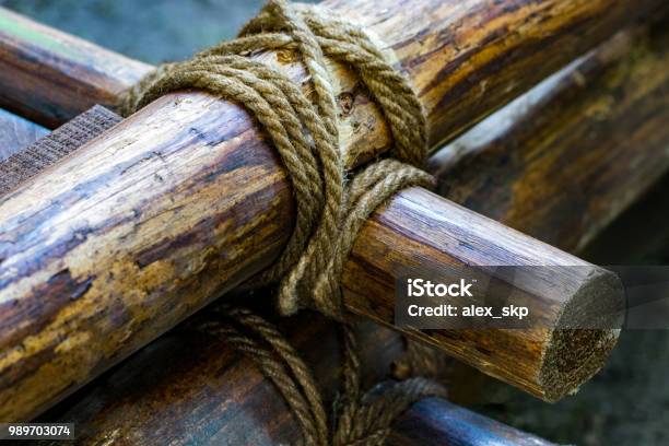 Ikat Tali Ke Kayu Ikat Tali Pada Tongkat Ikat Tali Di Kayu Foto Stok ... Ikat Tali Ke Kayu Ikat Tali Pada Tongkat Ikat Tali Di Kayu Foto Stok ...