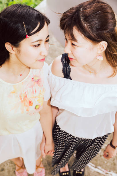 100 Fotos Bilder Und Lizenzfreie Bilder Zu Japanese Lesbian Kissing