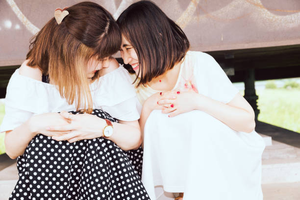 100 Fotos Bilder Und Lizenzfreie Bilder Zu Japanese Lesbian Kissing