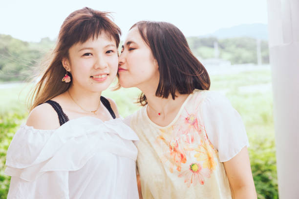 100 Fotos Bilder Und Lizenzfreie Bilder Zu Japanese Lesbian Kissing