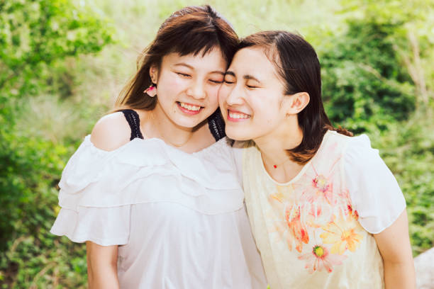 100 Fotos Bilder Und Lizenzfreie Bilder Zu Japanese Lesbian Kissing