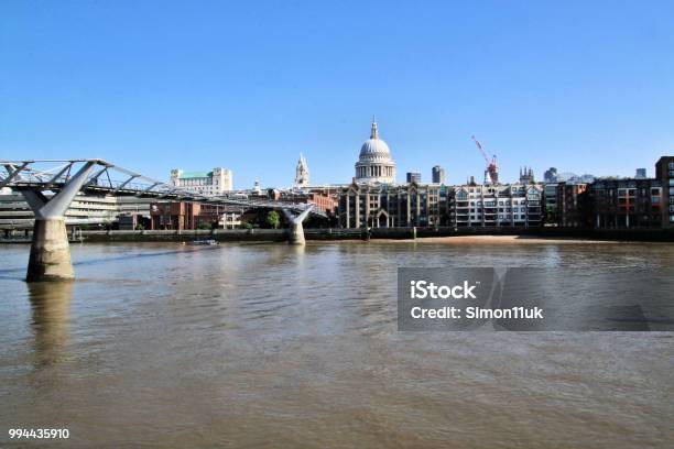 Pemandangan St Paul Dan Jembatan Milenium Di Seberang Sungai Thames ... Pemandangan St Paul Dan Jembatan Milenium Di Seberang Sungai Thames ...