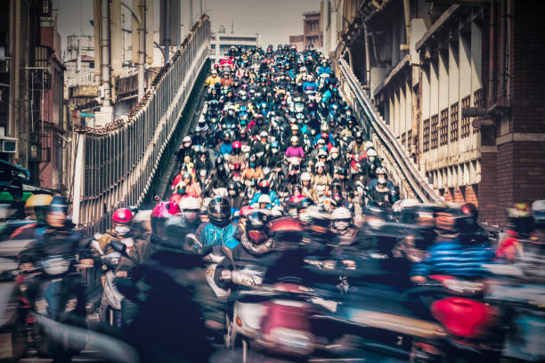 Crowed Pictures | Download Free Images on Unsplash
