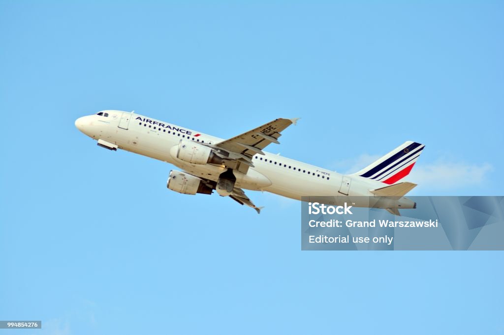 Fhepe 어 프랑스에 어 버스 A320214 바르샤바 쇼팽 공항 활주로에서 비행 0명에 대한 스톡 사진 및 기타 이미지 0