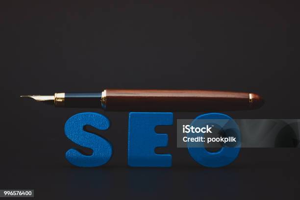 Seo 검색 엔진 최적화 개념 및 펜 비즈니스 검색 엔진 최적화 아이디어에 대 한 텍스트 알파벳 개념에 대한 스톡 사진 및 기타