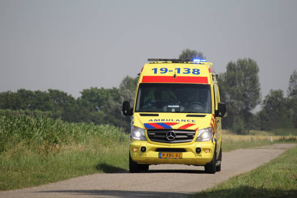 Ambulance Nederland afbeeldingen, beelden en stockfoto's - iStock Ambulance Nederland afbeeldingen, beelden en stockfoto's - iStock