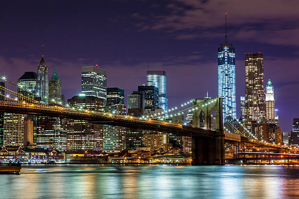Blanco Y Negro Frente Al Mar En La Noche De Manhattan Ciudad De Nueva ... Blanco Y Negro Frente Al Mar En La Noche De Manhattan Ciudad De Nueva ...