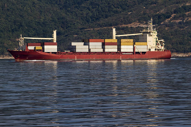 Containerschiff Seitenansicht - Bilder und Stockfotos - iStock Containerschiff Seitenansicht - Bilder und Stockfotos - iStock