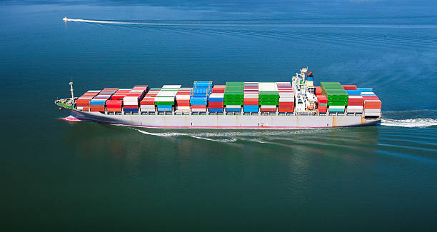 Containerschiff Seitenansicht - Bilder und Stockfotos - iStock Containerschiff Seitenansicht - Bilder und Stockfotos - iStock