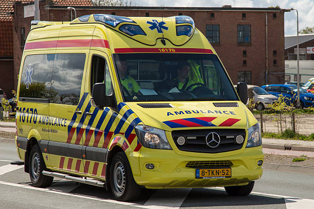 Ambulance Nederland afbeeldingen, beelden en stockfoto's - iStock Ambulance Nederland afbeeldingen, beelden en stockfoto's - iStock