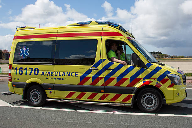 Ambulance Nederland afbeeldingen, beelden en stockfoto's - iStock Ambulance Nederland afbeeldingen, beelden en stockfoto's - iStock
