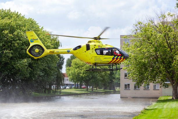 Ambulance Nederland afbeeldingen, beelden en stockfoto's - iStock Ambulance Nederland afbeeldingen, beelden en stockfoto's - iStock